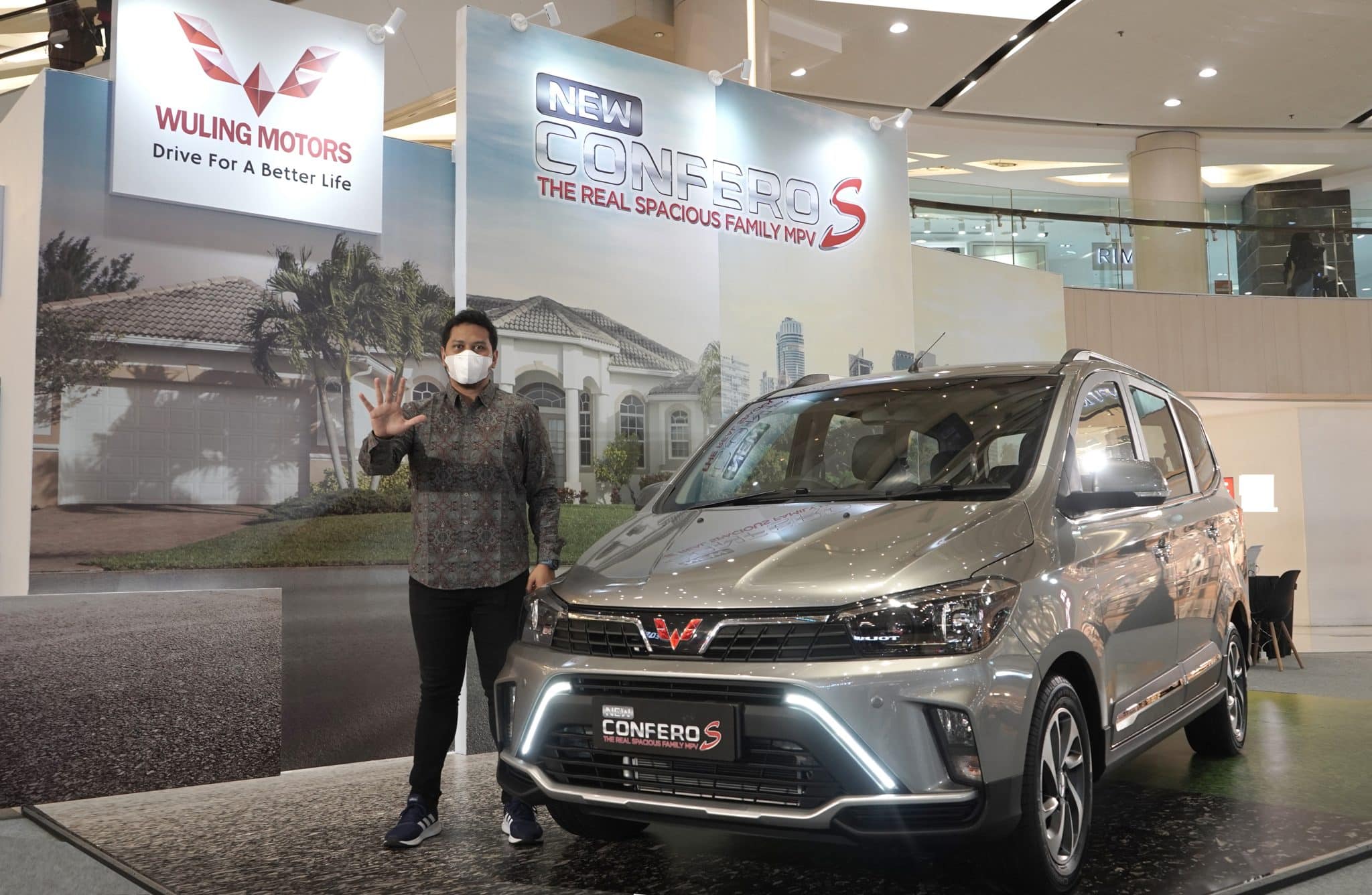 Wuling Perkenalkan New Confero S Untuk Warga Surabaya - DR OTO